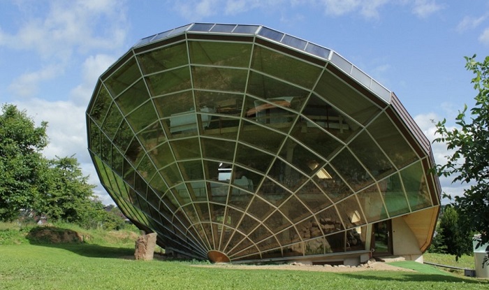 Heliodome - Moving Tahiti